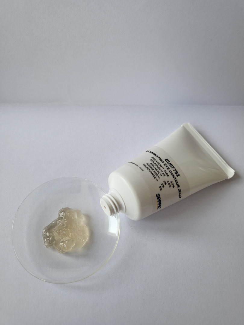 Illuminating Eye Contour Jelly