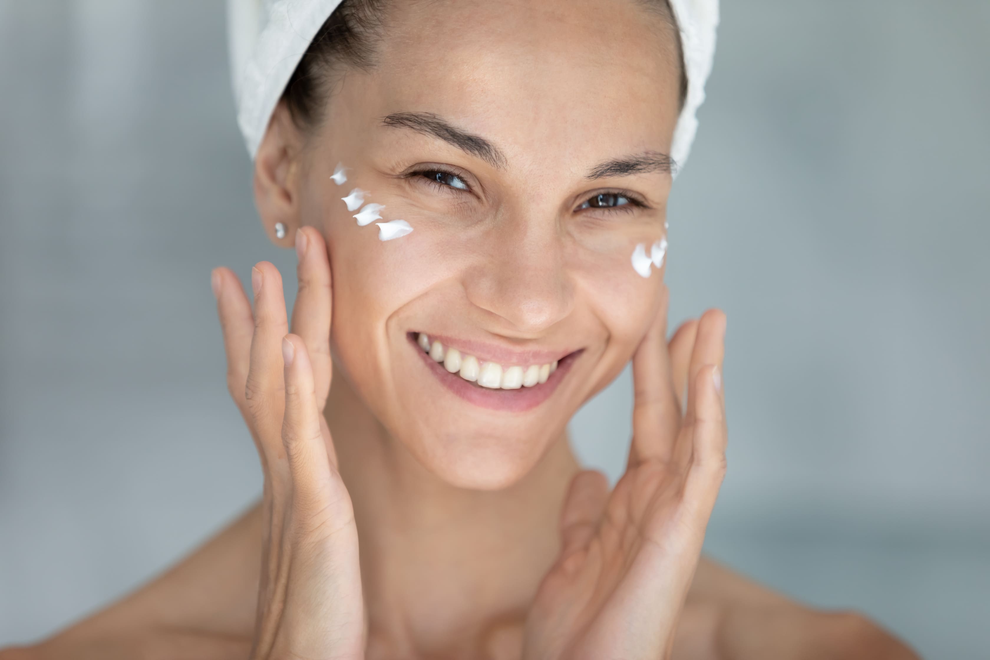 Skin immunity: function of skin in immune system and cosmetics